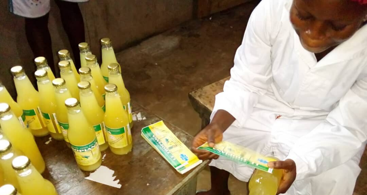 Bénin : Un producteur transforme les ananas en jus naturels : Barza Wire